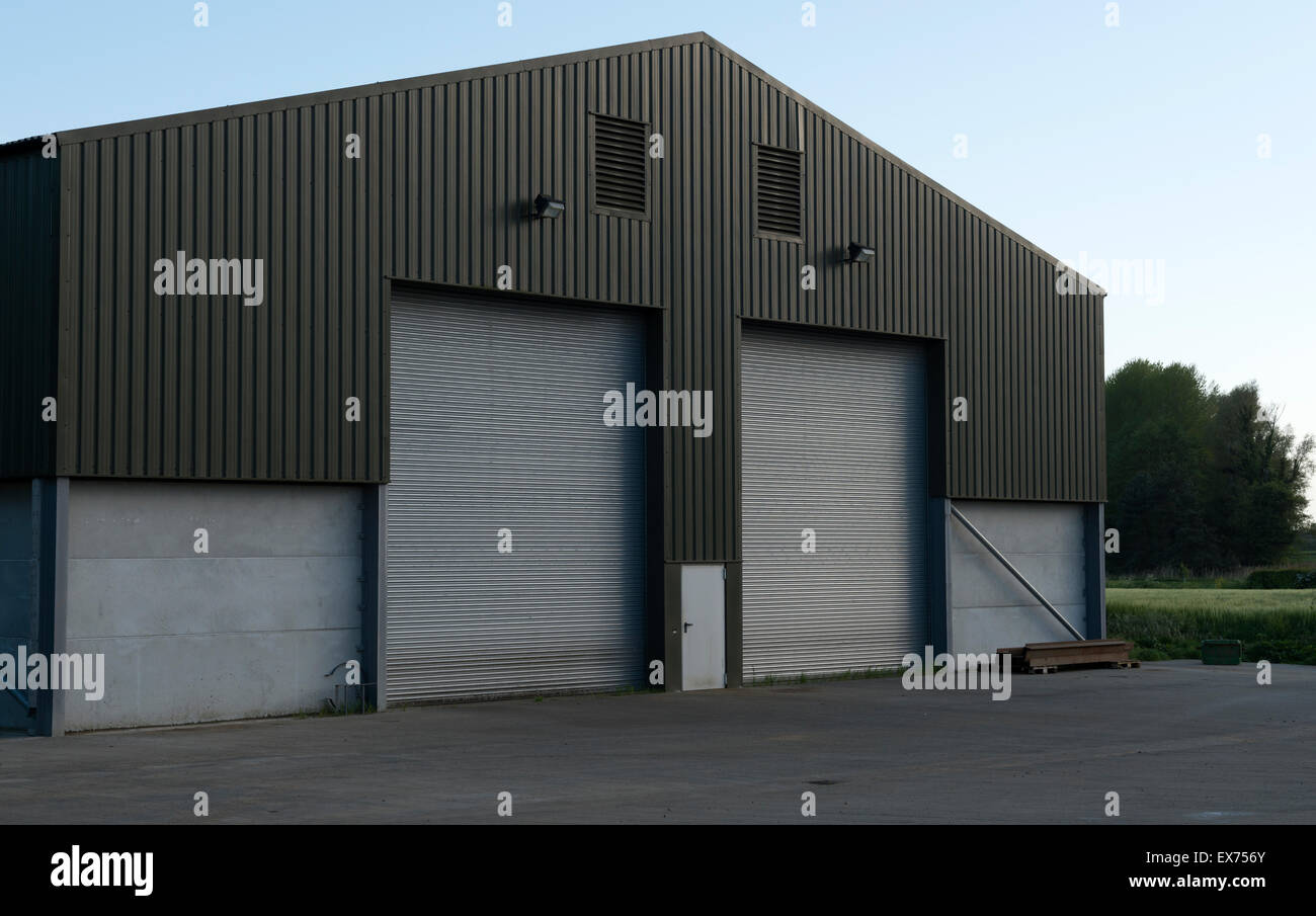 Modern barn hi-res stock photography and images - Alamy