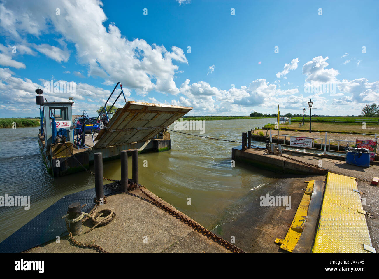 Reedham chain Ferry Stock Photo - Alamy