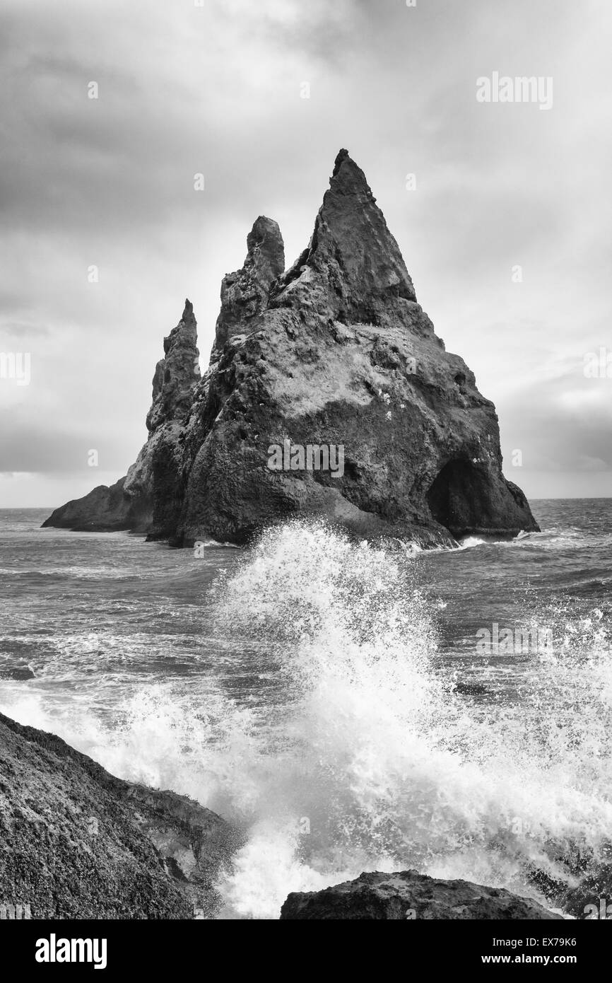 Sea stacks uk Black and White Stock Photos & Images - Alamy