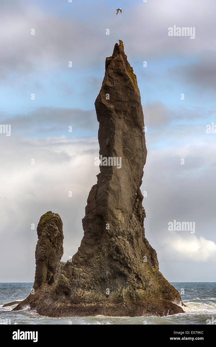 Rock stacks at Reynisdranger Stock Photo - Alamy