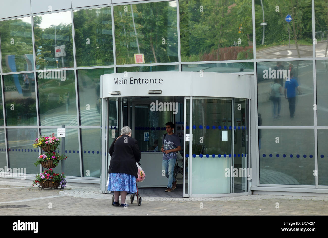 Entrance to Broomfield Hospital, Chelmsford, Essex Stock Photo - Alamy
