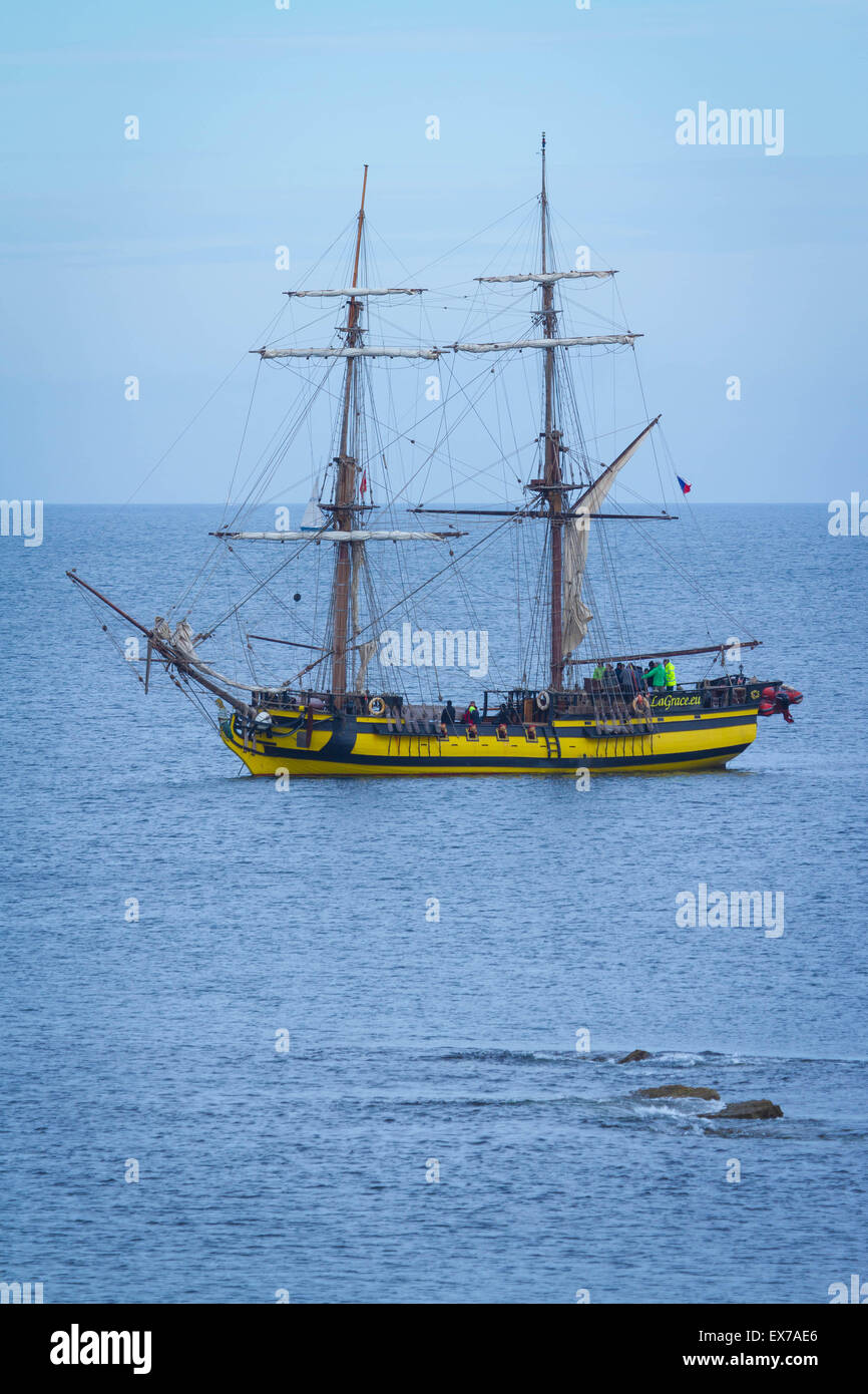 Sailing ship ireland hi-res stock photography and images - Alamy