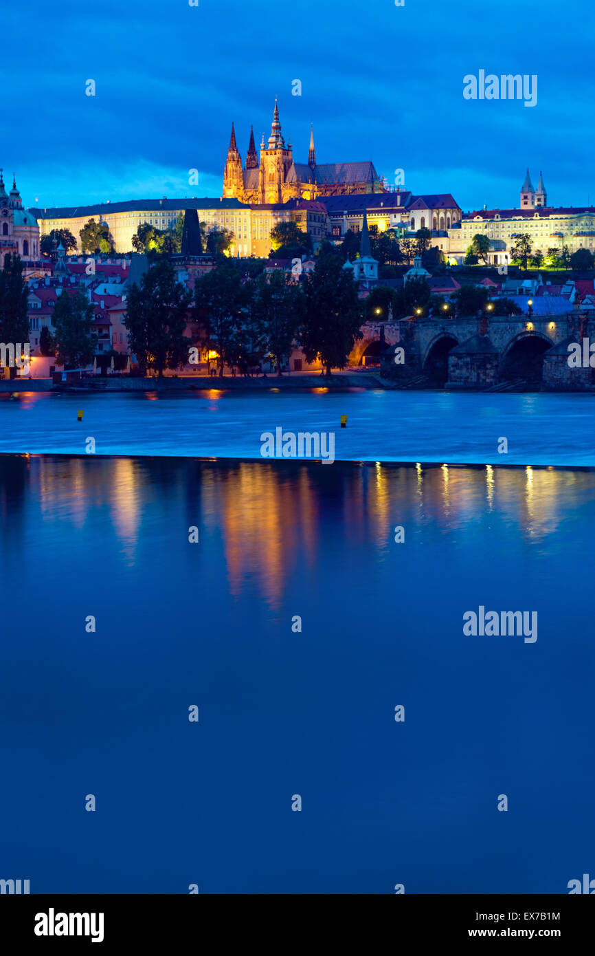 Prague castle prag czech republic charles bridge vltava river hi-res ...