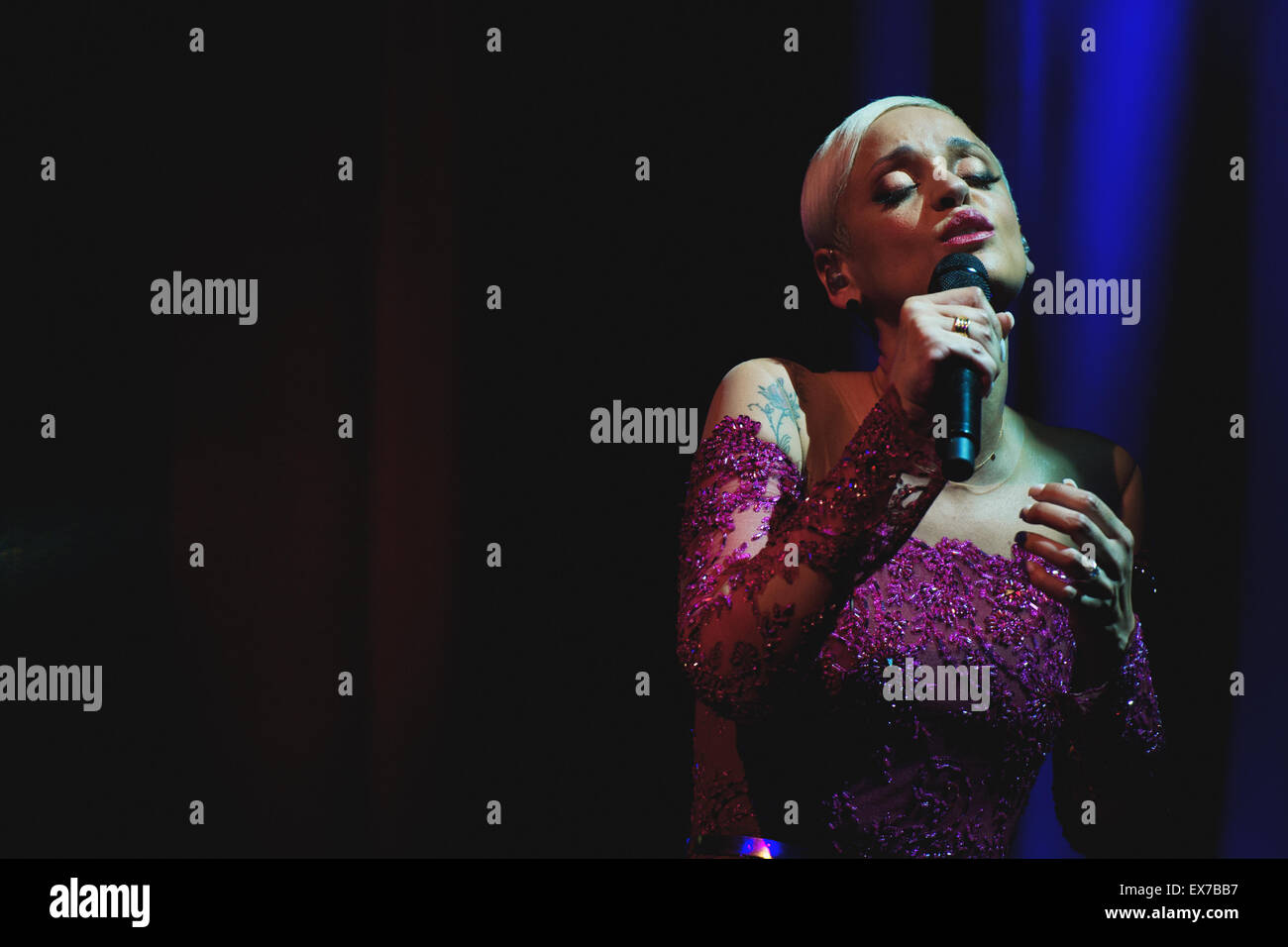 Singer mariza hi-res stock photography and images - Alamy