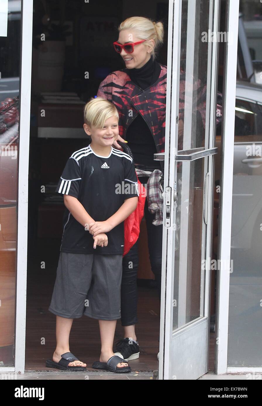 Gwen Stefani leaving a nail salon with her son Zuma Rossdale in West ...