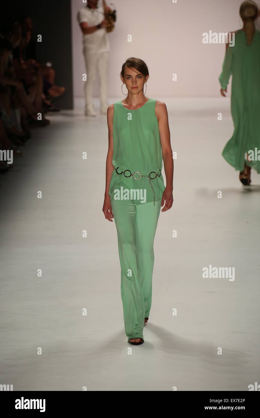Riani fashion label showcases new spring/summer 2016 collection at ...