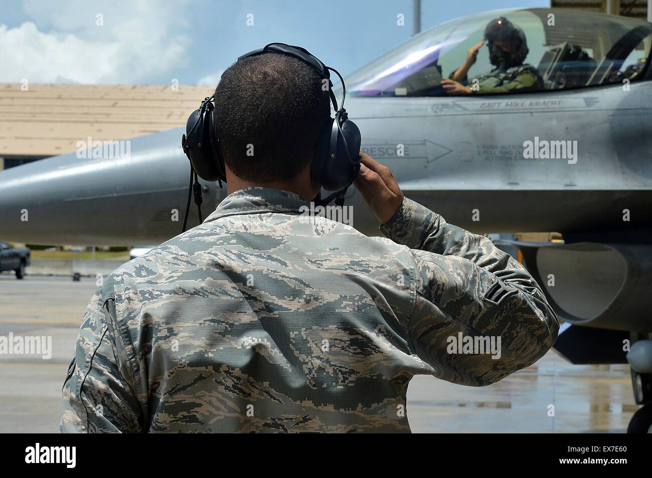 Pilot salute hi-res stock photography and images - Alamy
