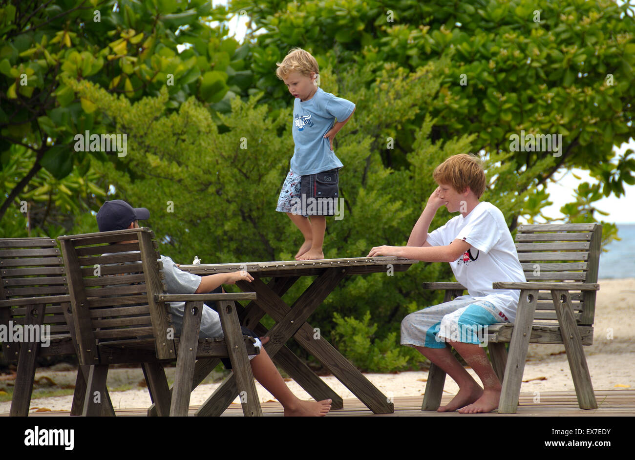 Table dancing hi-res stock photography and images - Alamy
