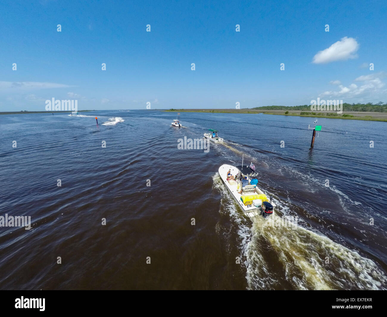 Recreational boat traffic on Steinhatchee River, Steimnhatchee, FL ...