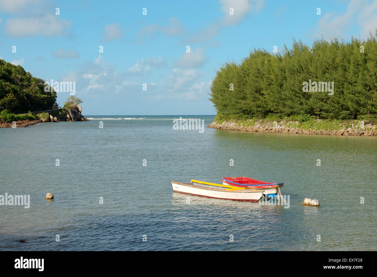 Boats in a small bay of the Mahe island, Indian Ocean, Seychelles Stock ...
