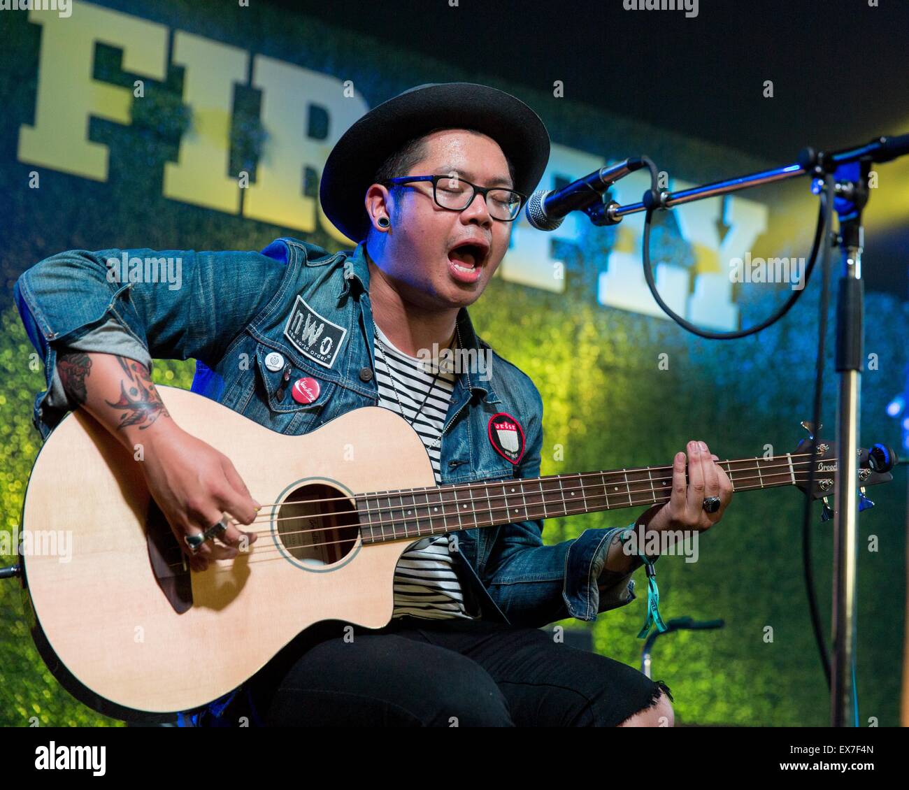 Young rising sons hi-res stock photography and images - Alamy