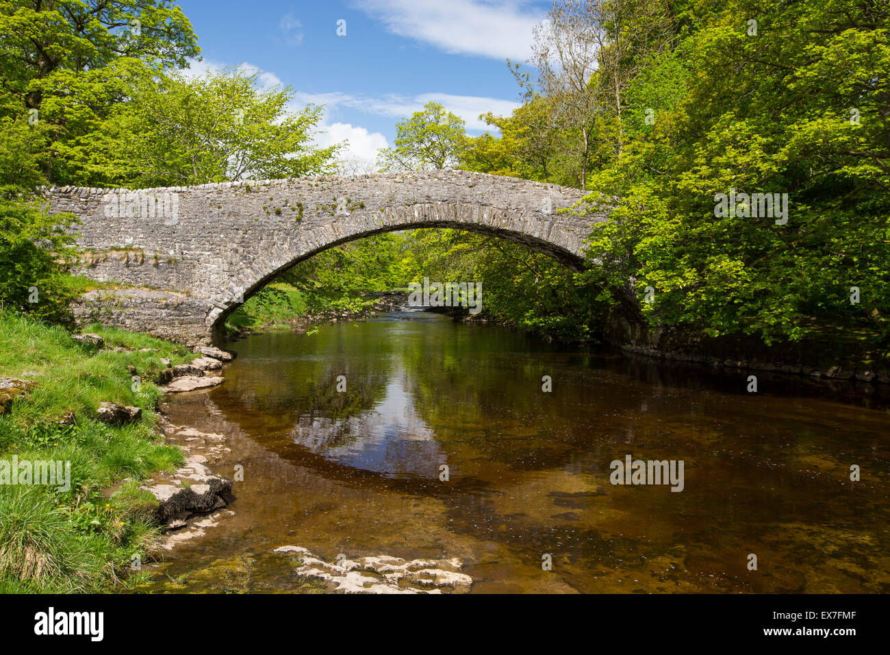 Stainforth packhorse bridge hi-res stock photography and images - Alamy