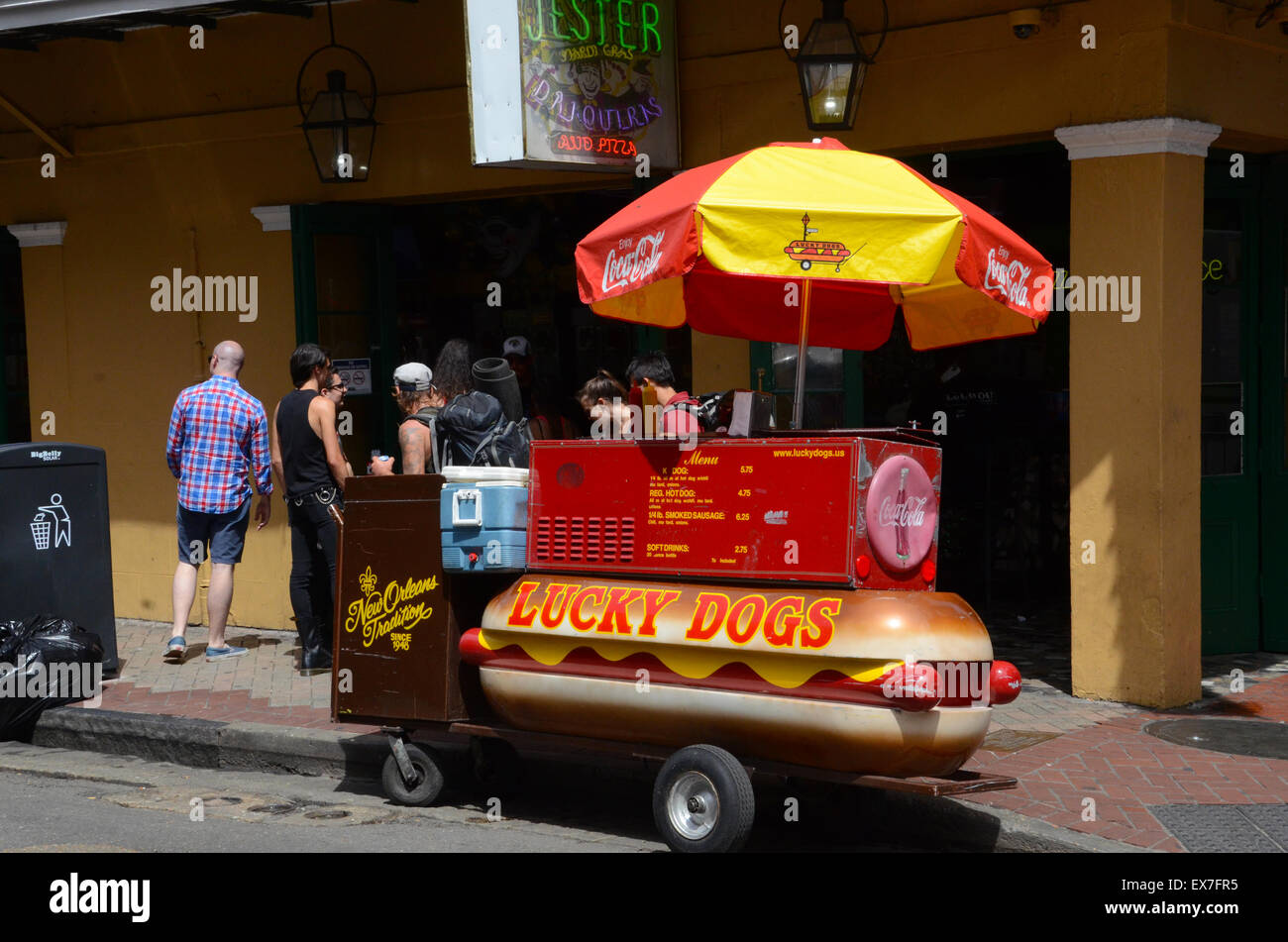 Hot dog cart hi-res stock photography and images - Alamy