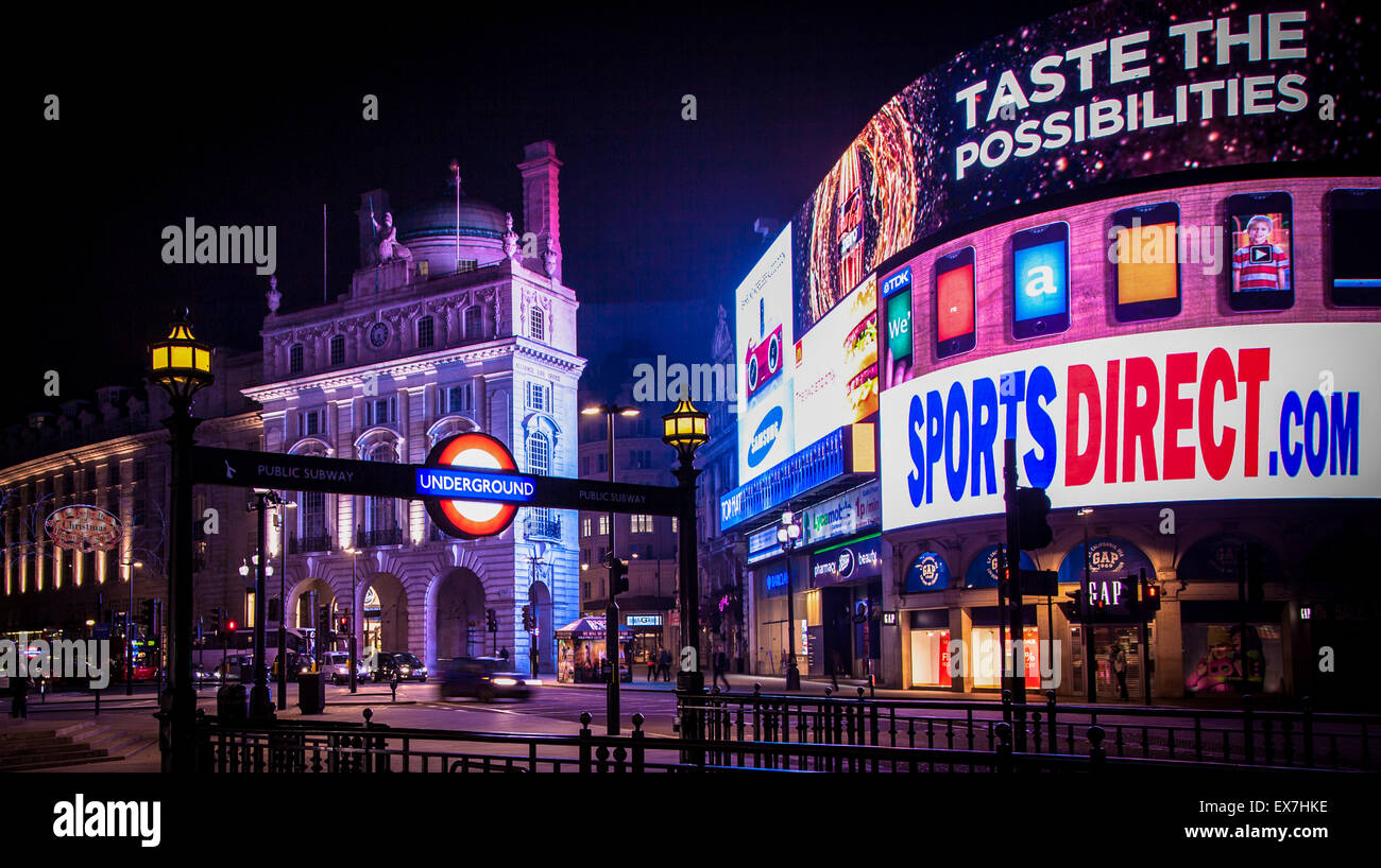 Londons piccadilly circus hi-res stock photography and images - Alamy