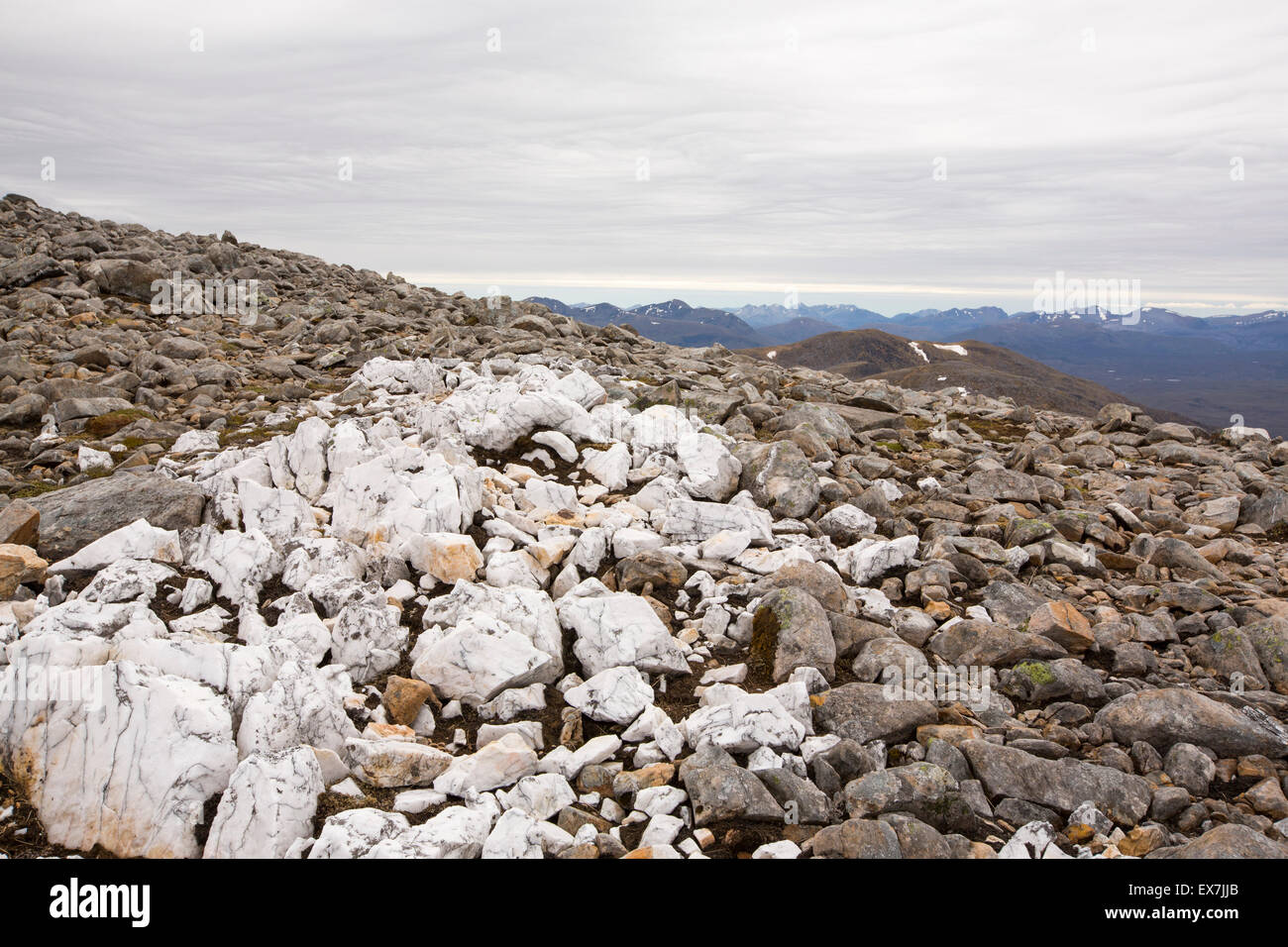 Quartz rocks on the summit of Eididh nan Clach Geala, a Munro near ...
