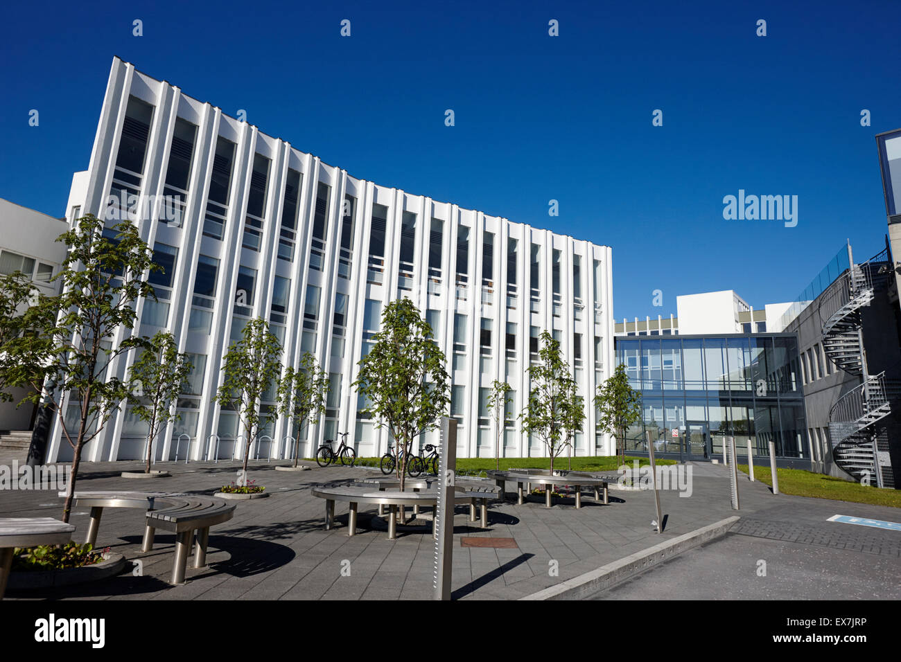 University administration building hi-res stock photography and images ...