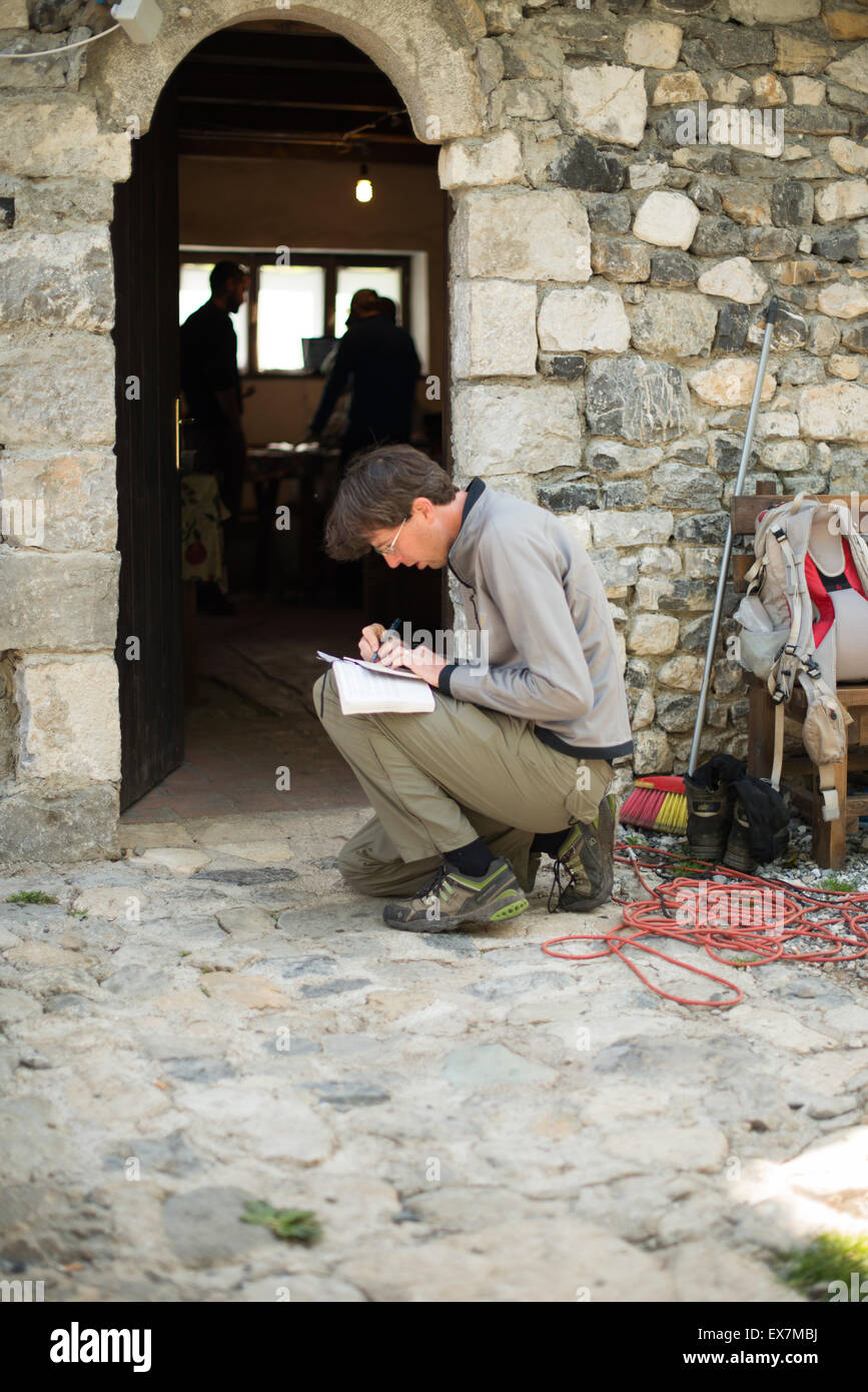 Man outside building hi-res stock photography and images - Alamy