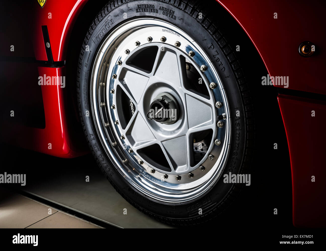 Ferrari f40 red hi-res stock photography and images - Alamy