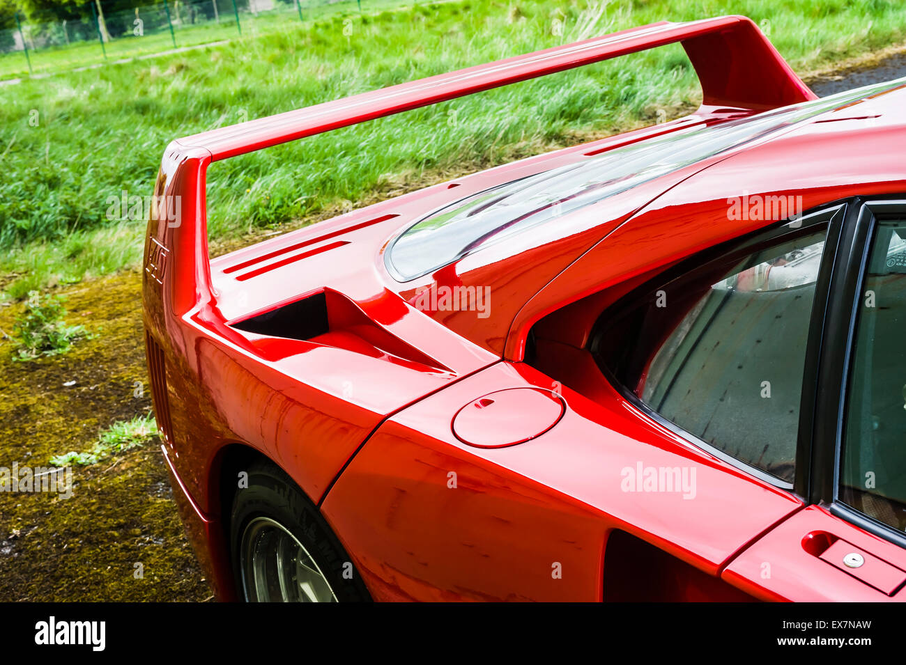 Red ferrari f40 sports car hi-res stock photography and images - Alamy