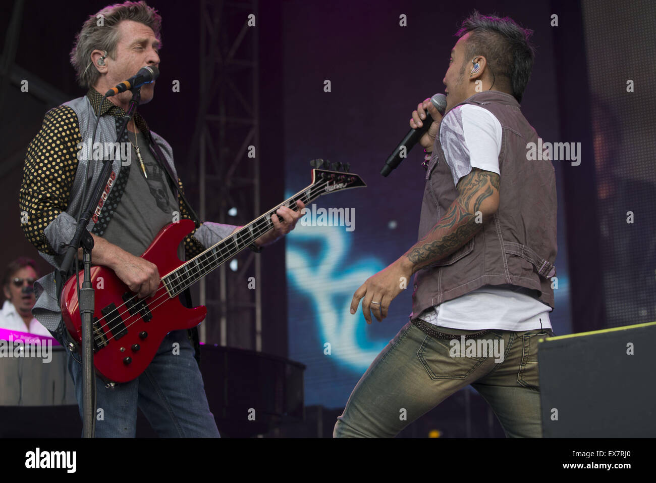 Journey lead singer arnel pineda hi-res stock photography and images ...