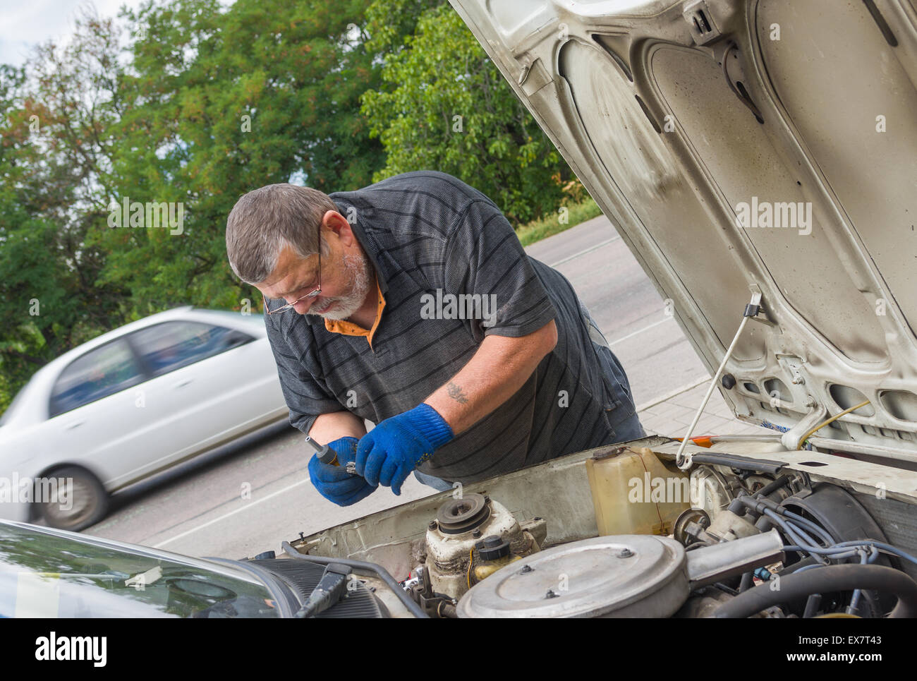 Professional road repair hi-res stock photography and images - Alamy