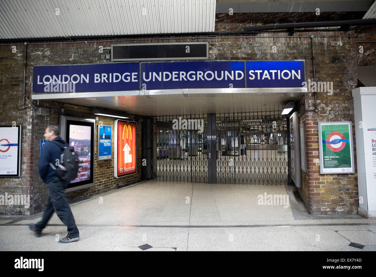 London underground ticket gates hi-res stock photography and images - Alamy