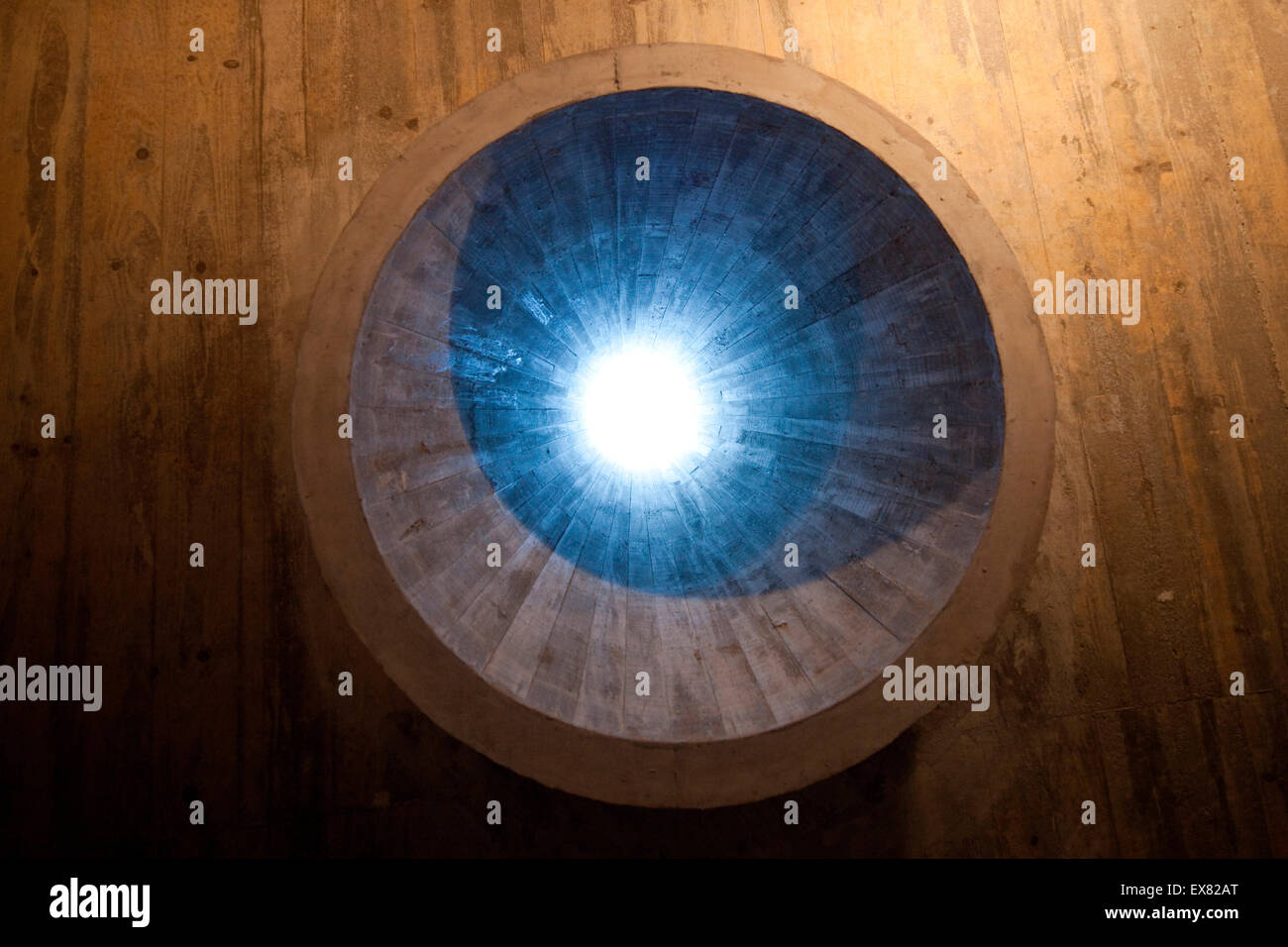 Circular lightwell detail. Galleria Solar, Vila do Conde, Portugal ...