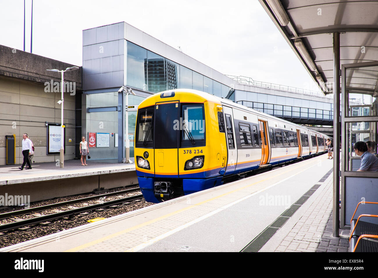 Shepherds bush station hi-res stock photography and images - Alamy