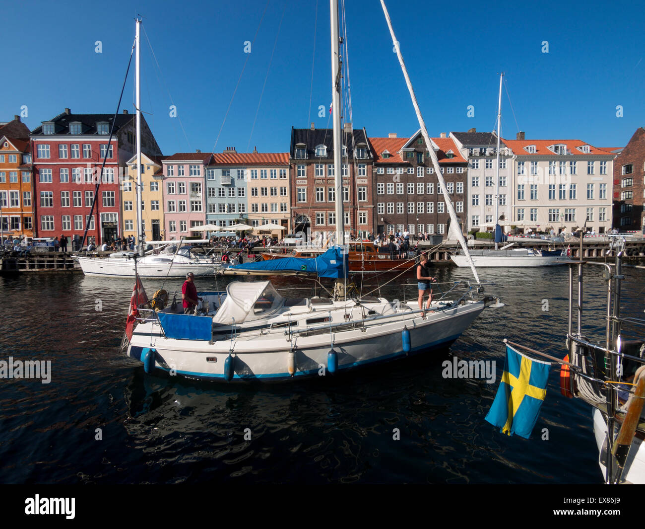 Yachts and traditional boats in the Nyhavn harbour area,Copenhagen ...