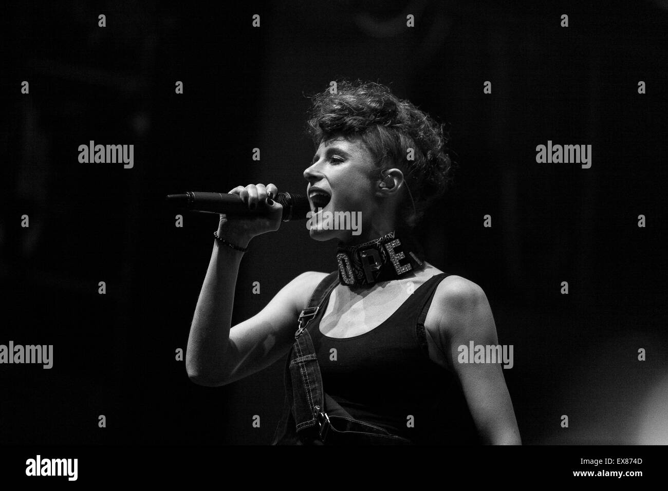 Kiesza singer Black and White Stock Photos & Images - Alamy