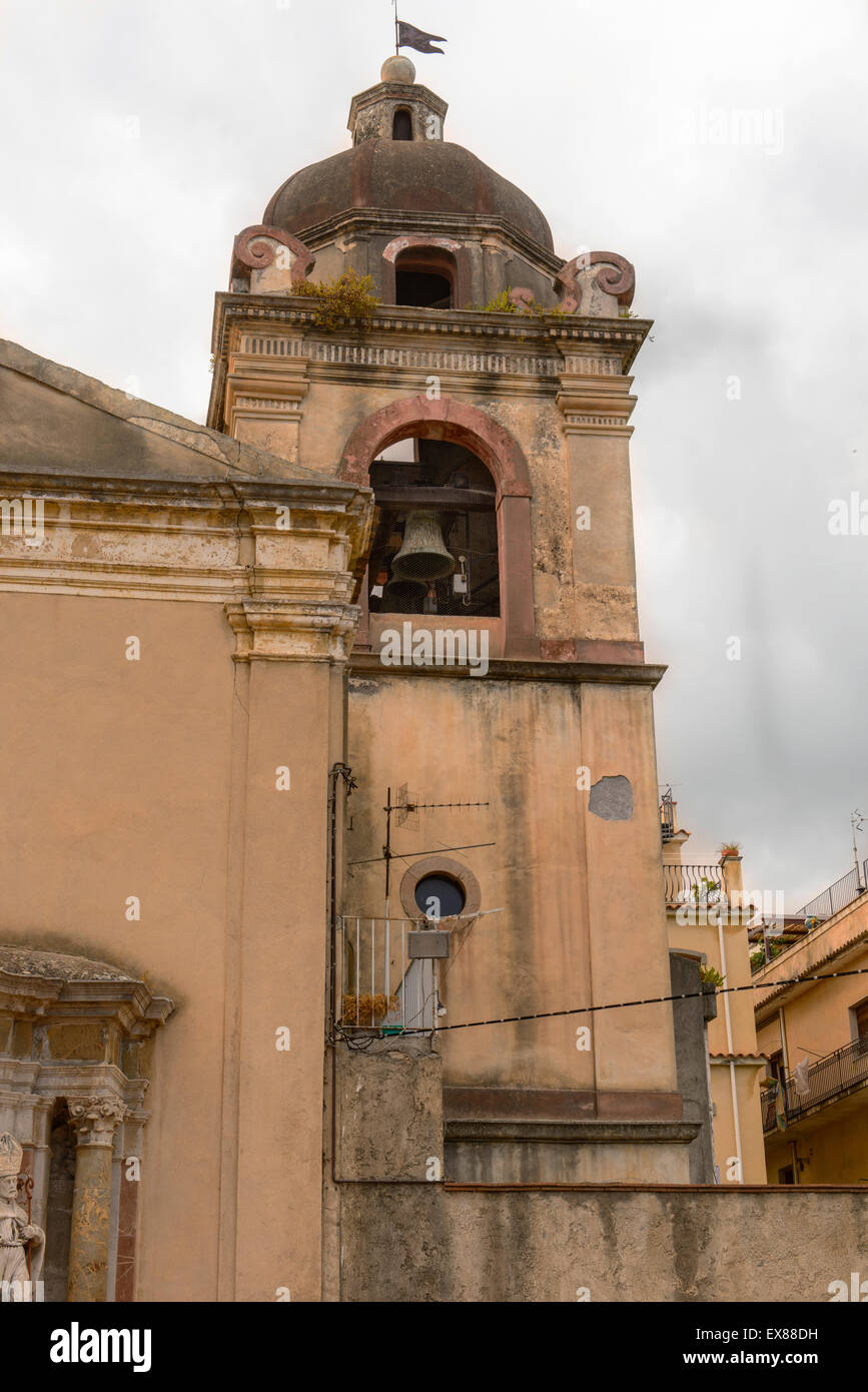 Taormina church hi-res stock photography and images - Alamy