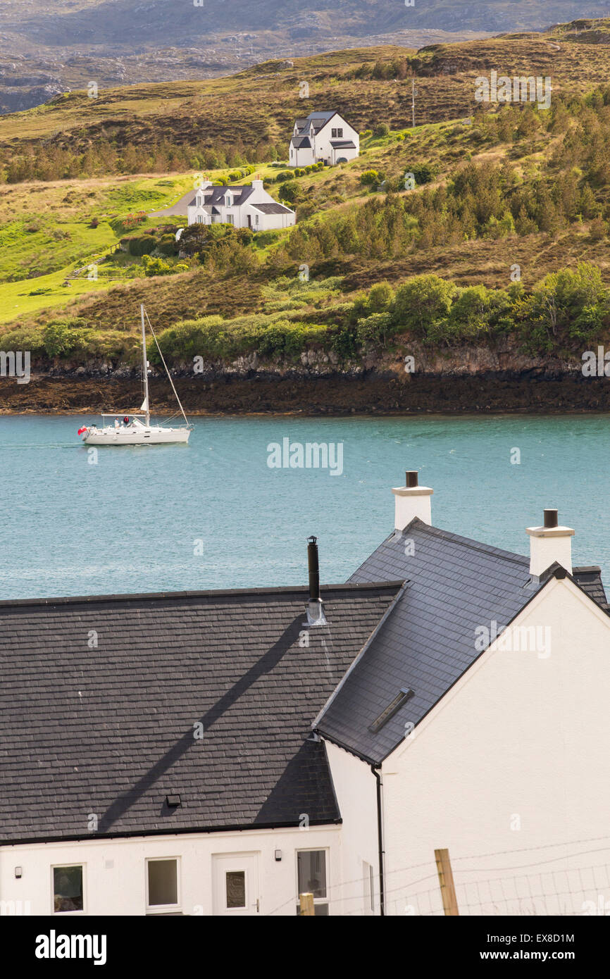 Modern houses in Tarbert on the Isle of Harris, Outer Hebrides ...
