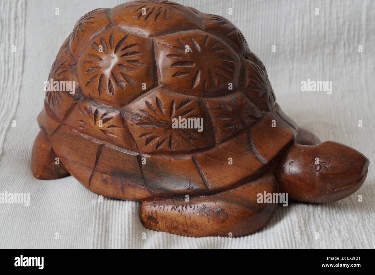 TORTOISE HAND CARVED WOOD Stock Photo - Alamy