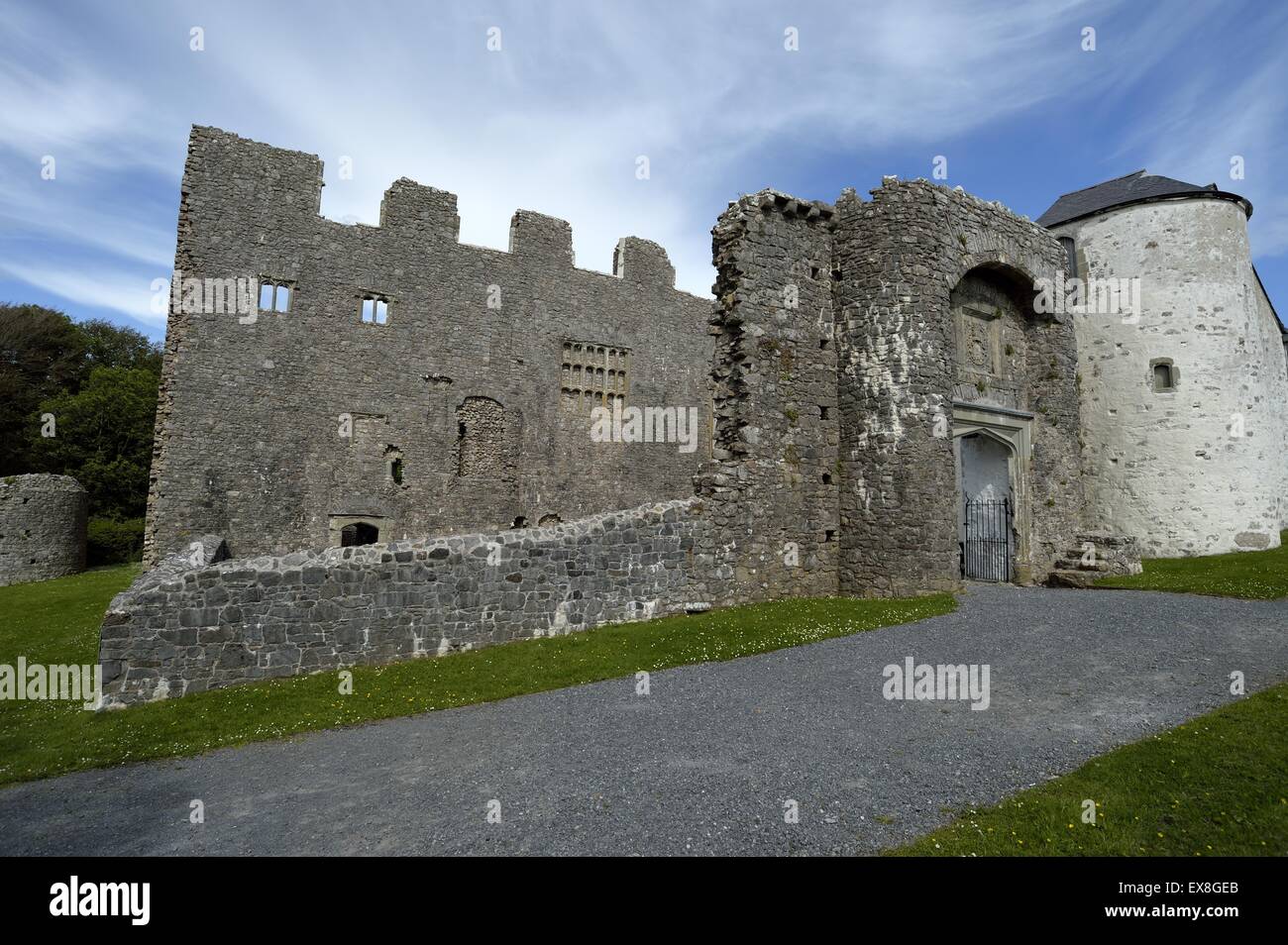 Oxwich castle ruins Stock Photo - Alamy
