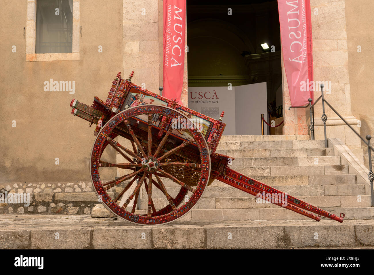 Sicilian cart hi-res stock photography and images - Alamy