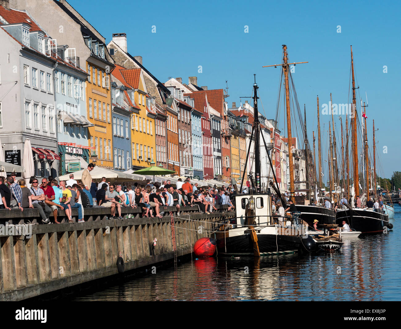 Yachts and traditional boats in the Nyhavn harbour area,Copenhagen ...