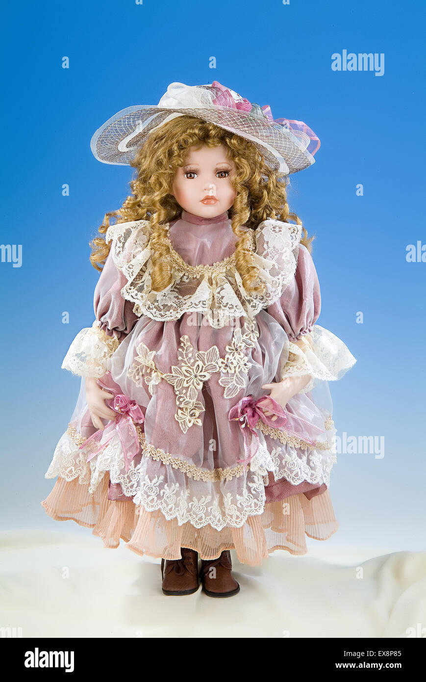 Vintage fashion doll hi-res stock photography and images - Alamy