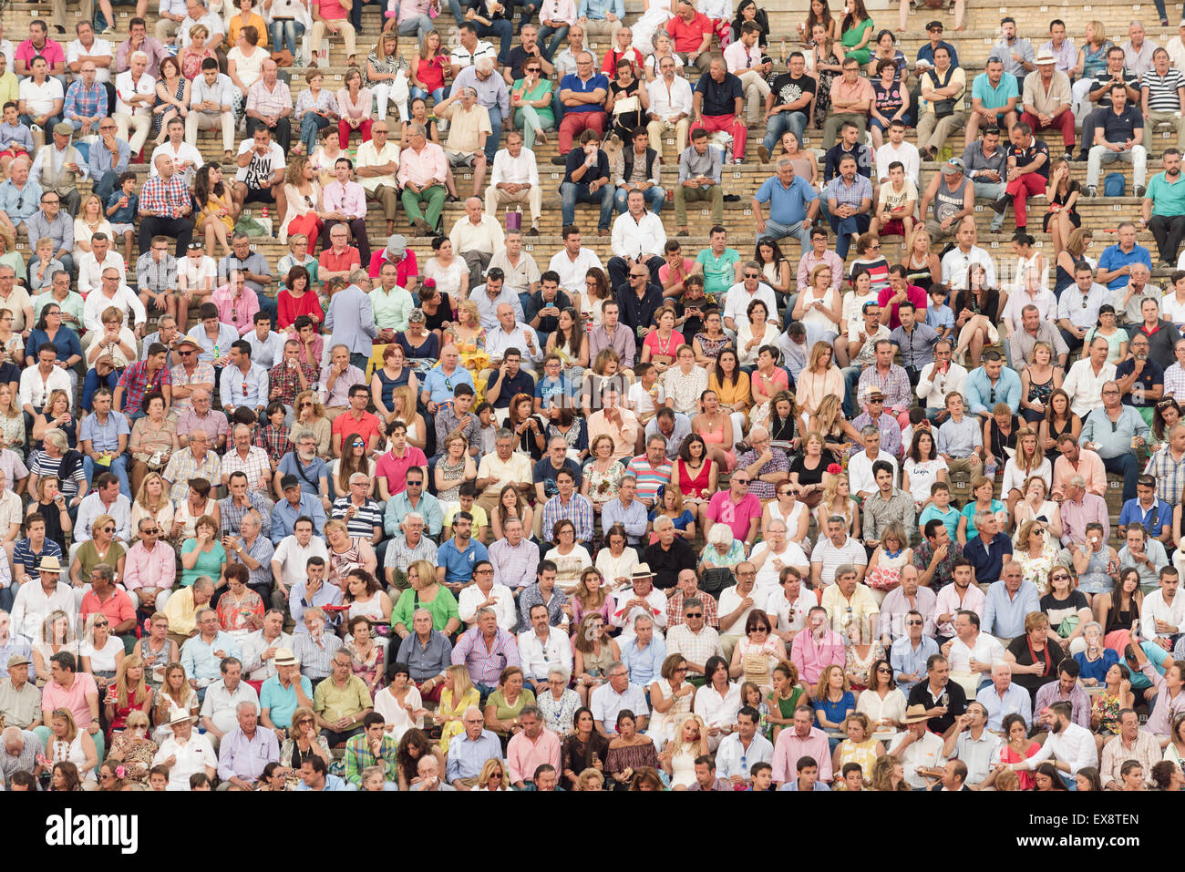 Large crowd of people sitting hi-res stock photography and images - Alamy