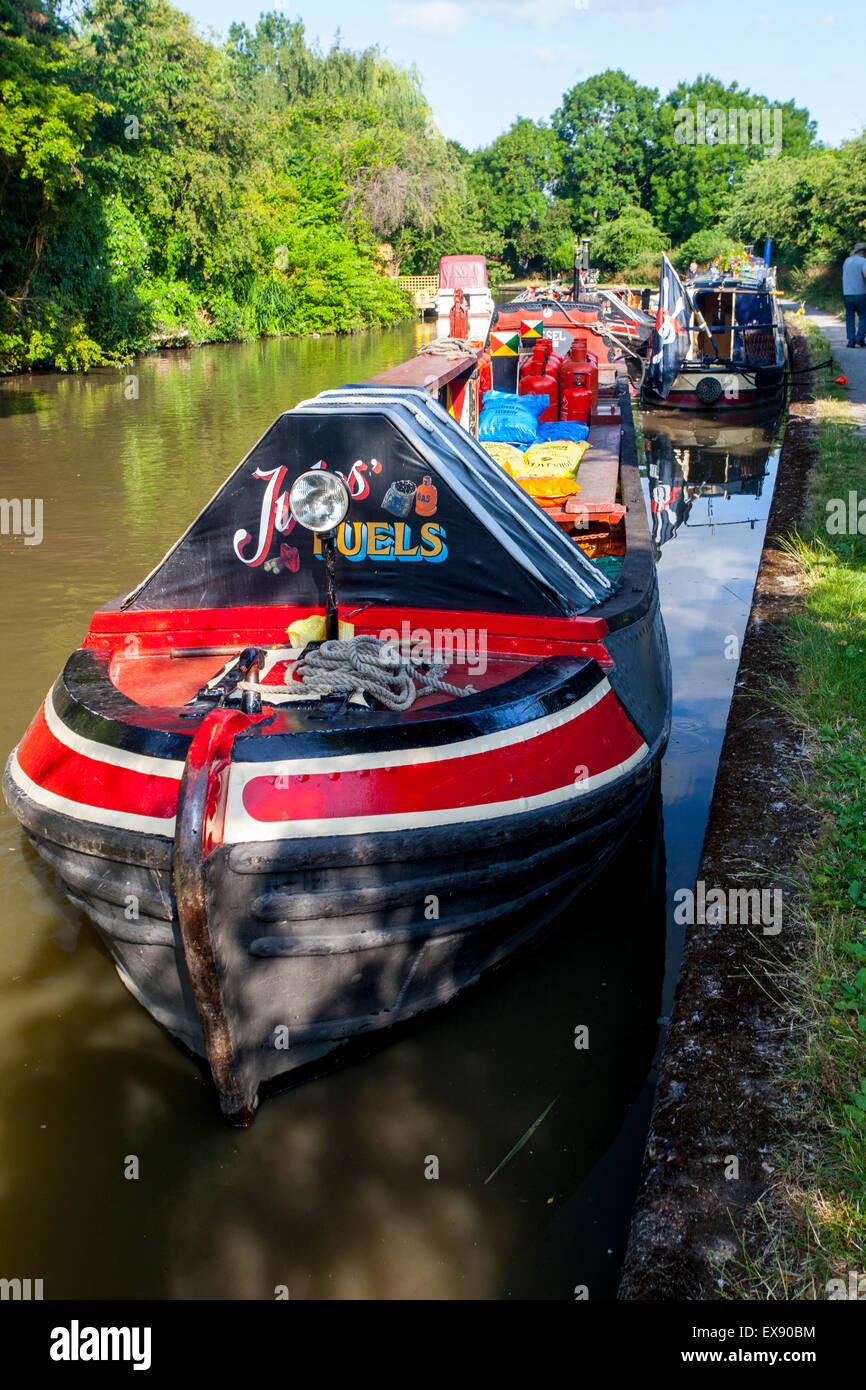 Refueling barge hi-res stock photography and images - Alamy