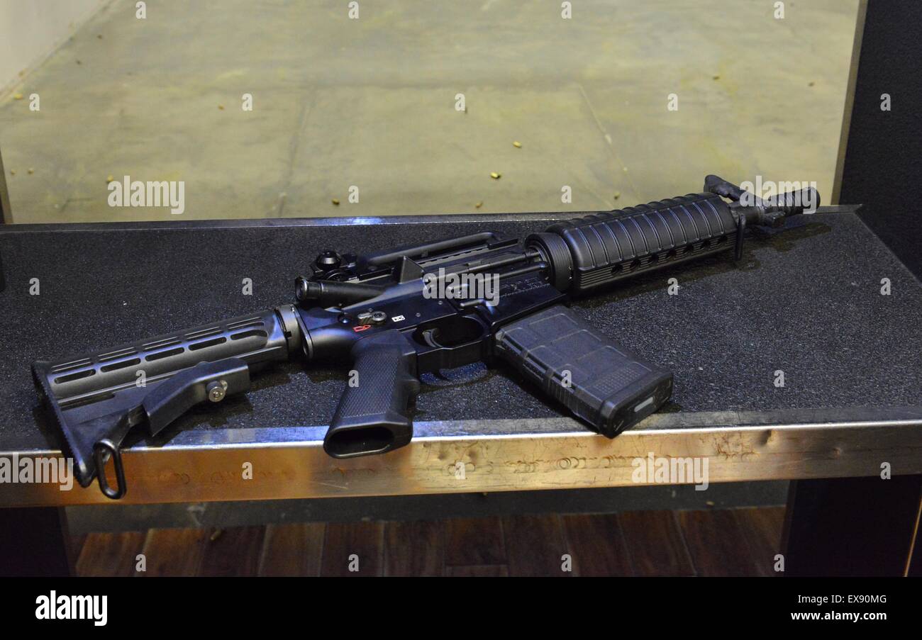 AR-15 Assault Rifle Stock Photo - Alamy