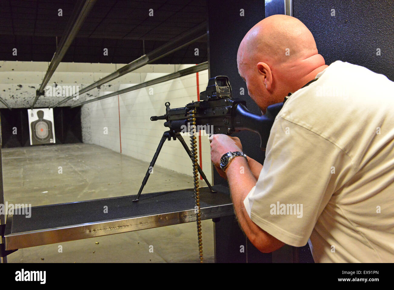Firing range target hi-res stock photography and images - Alamy