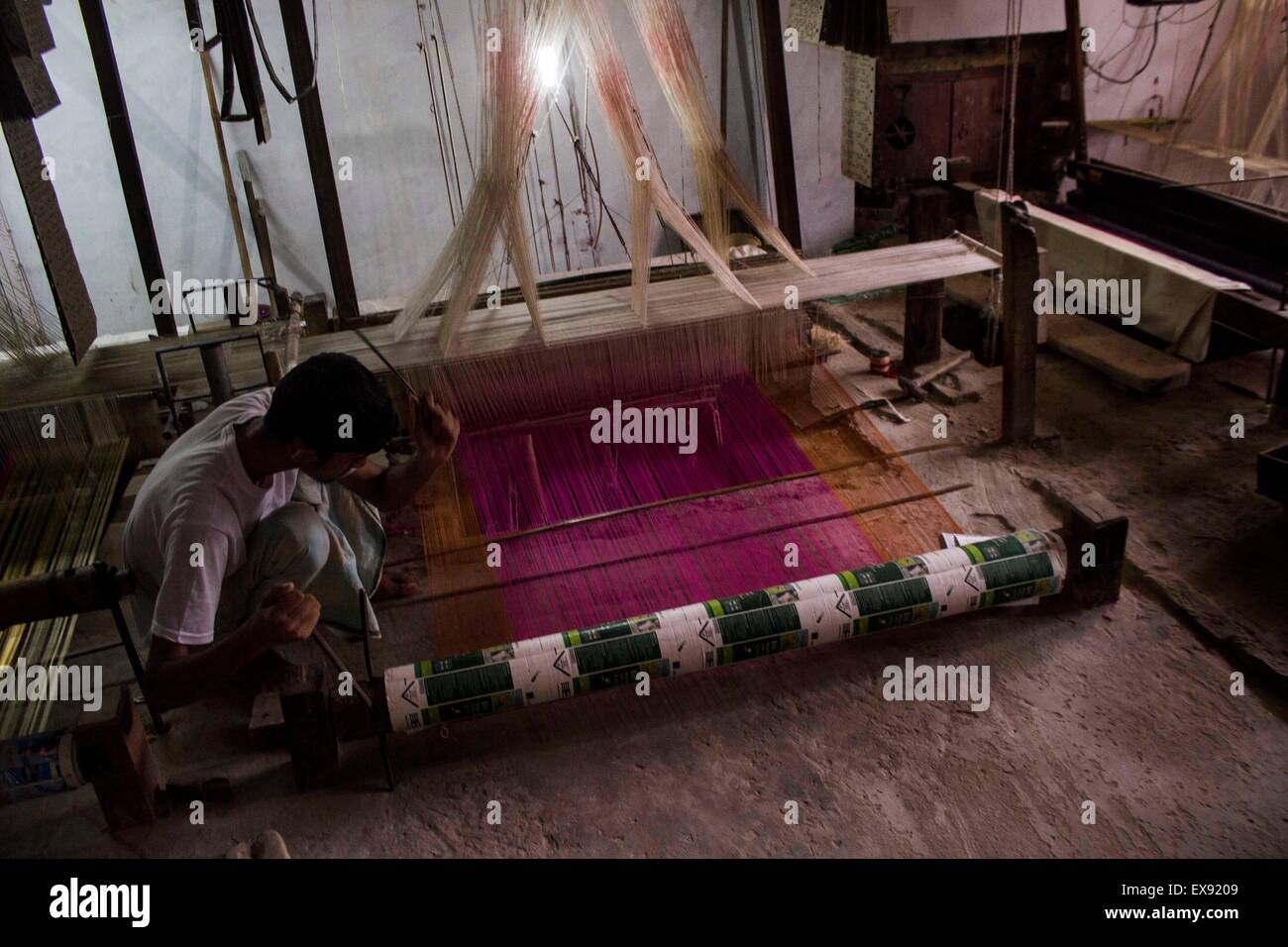 Old handloom weavers hi-res stock photography and images - Alamy