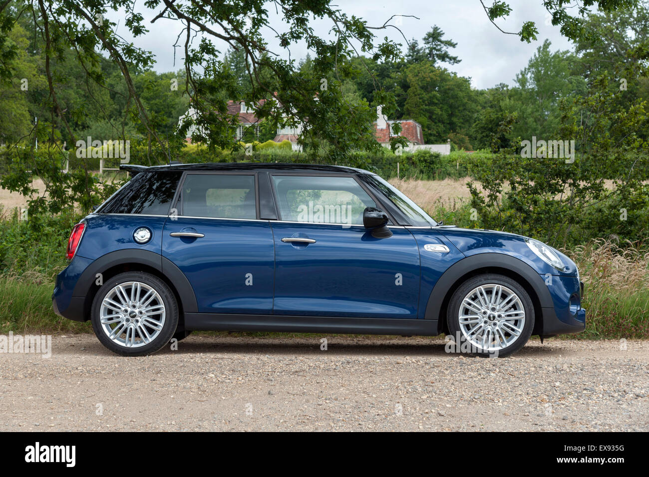 2015 Mini Cooper S 5 door Stock Photo - Alamy