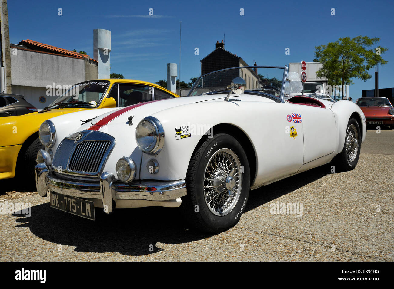 Mga sportscar hi-res stock photography and images - Alamy