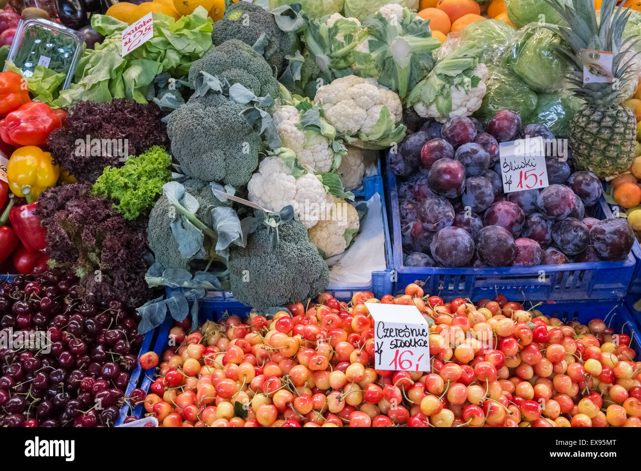 Indoor market with fresh fruit and vegetable produce, Wroclaw, Poland ...