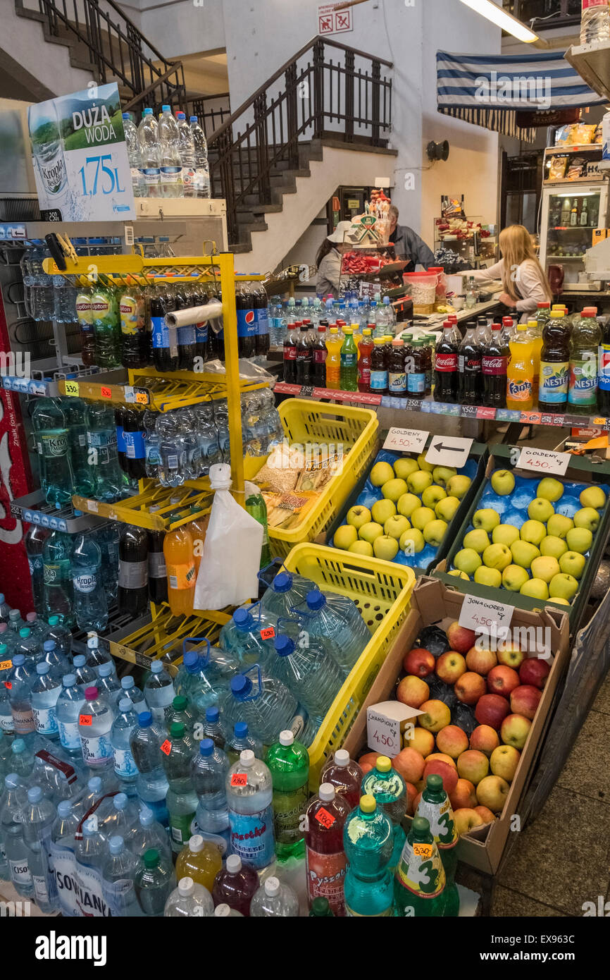 Indoor market stall selling bottled hi-res stock photography and images ...