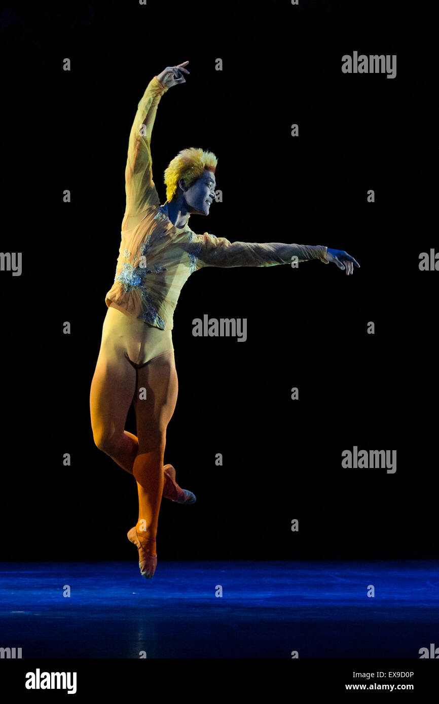 Dutch national ballet cinderella hi-res stock photography and images ...