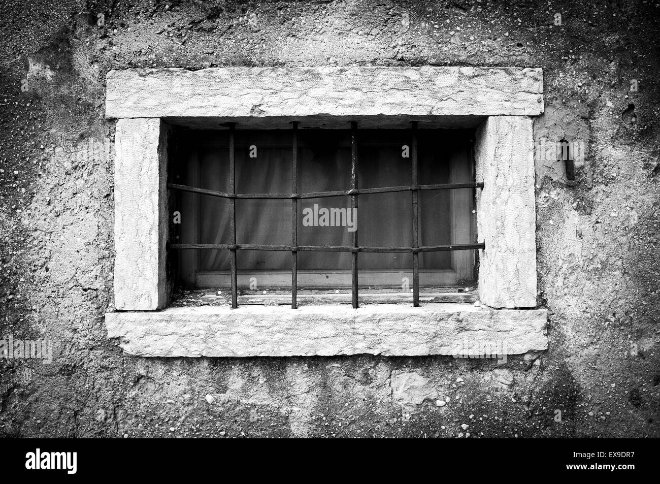 Security window grill metal hi-res stock photography and images - Alamy