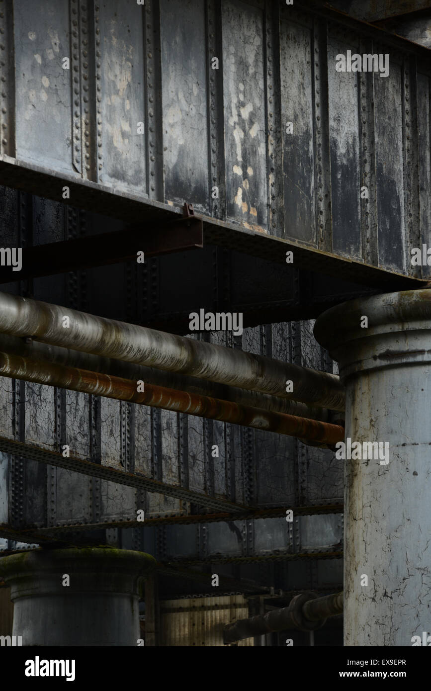 Steel column beam hi-res stock photography and images - Alamy