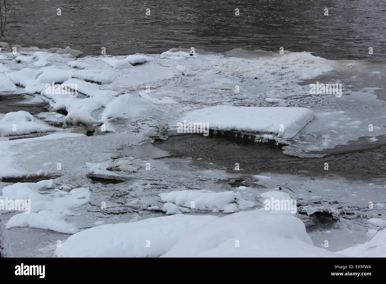 River ice jam hi-res stock photography and images - Alamy